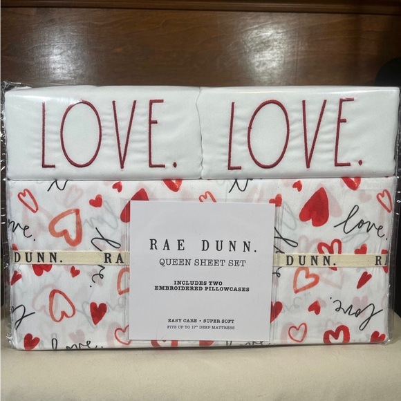 Rae Dunn | Bedding | Rae Dunn Queen Size Sheets Valentines Day | Poshmark